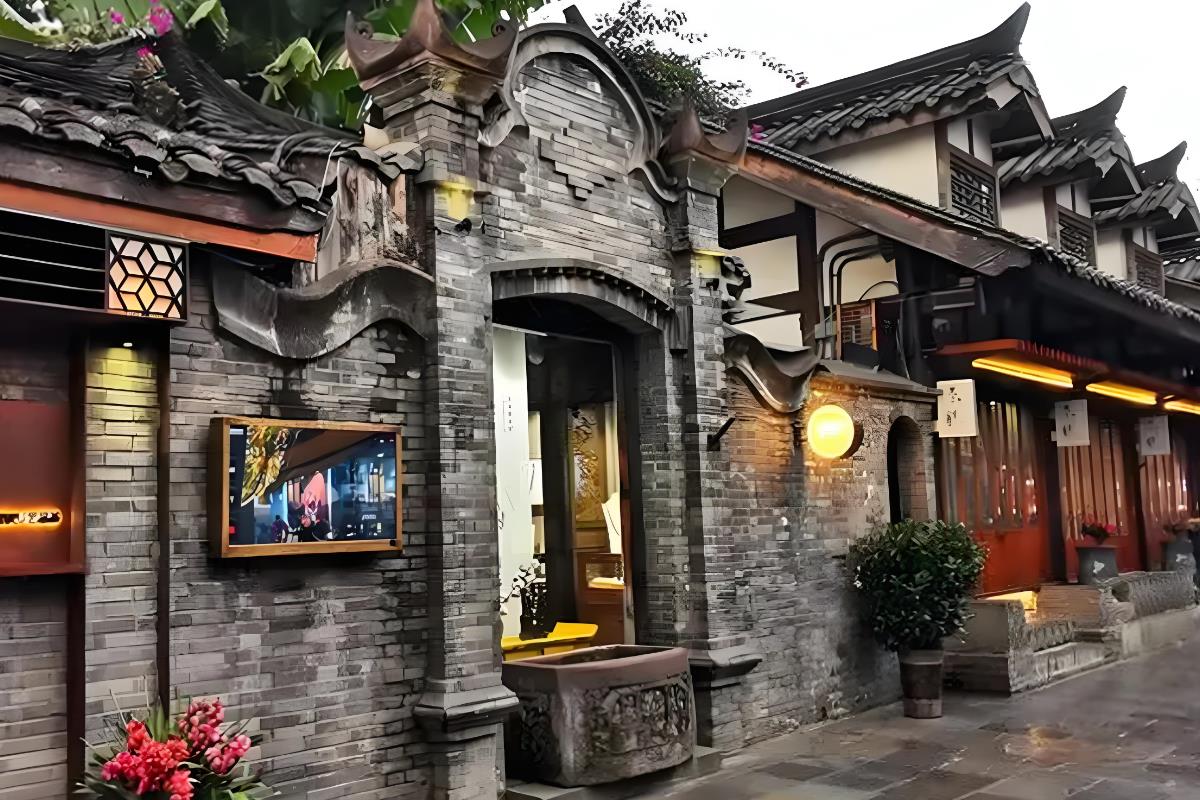Wide and Narrow Alleys: You Never Regret Visiting It! – Yes! CN Tour